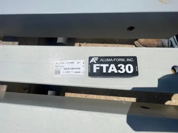 Tanu Impex LLC > 51 Pcs Pole Cross Arms GEOTEK Tangent , Model Pupi ...